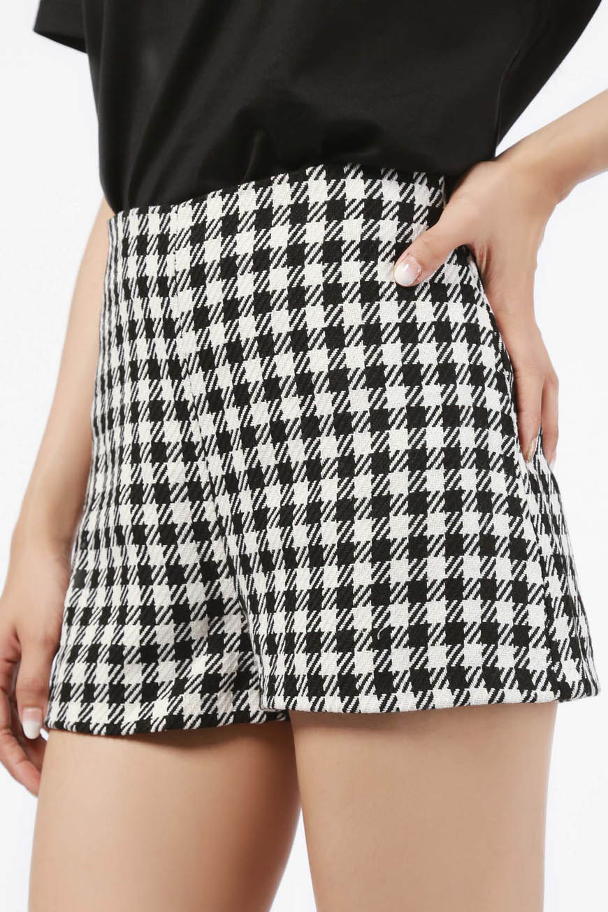 Check Shorts | TEN11